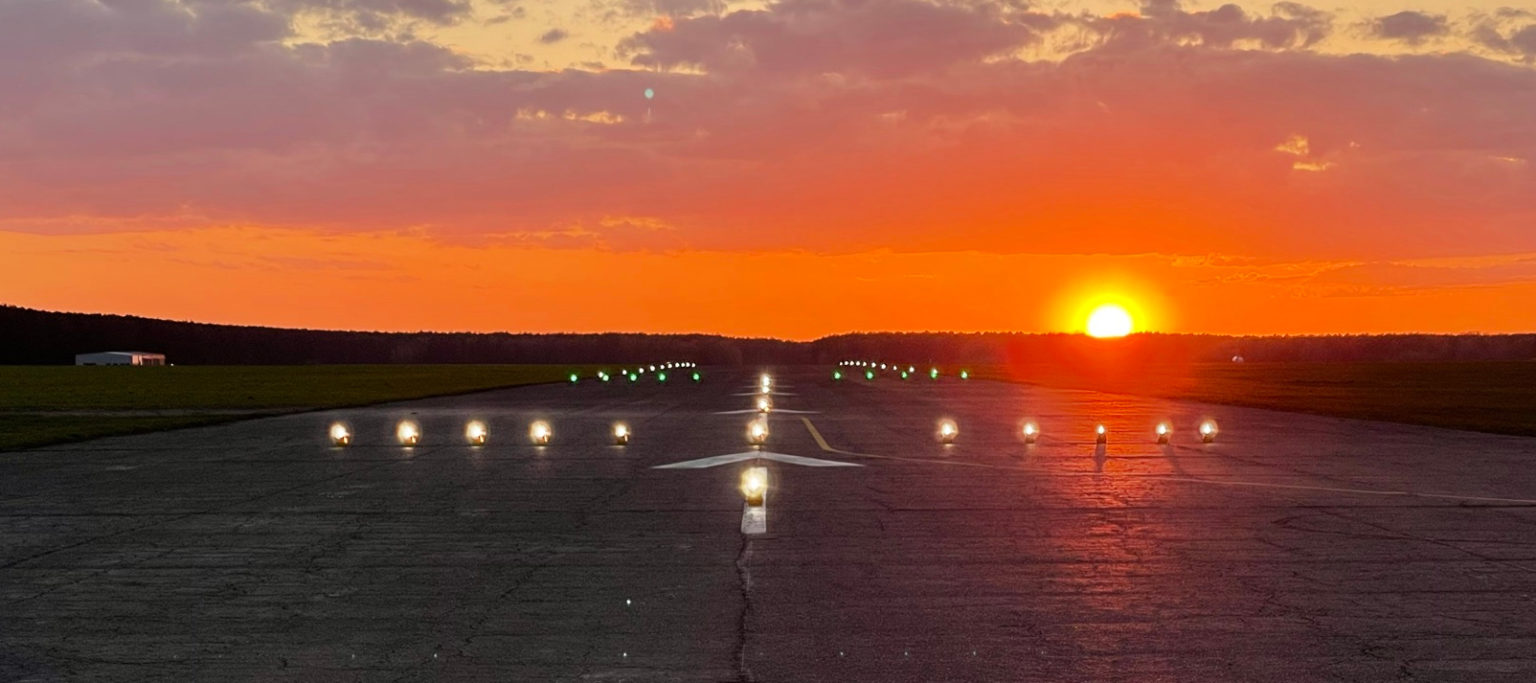 Medium Intensity Solar Approach Light - Approach Lighting System - S4GA