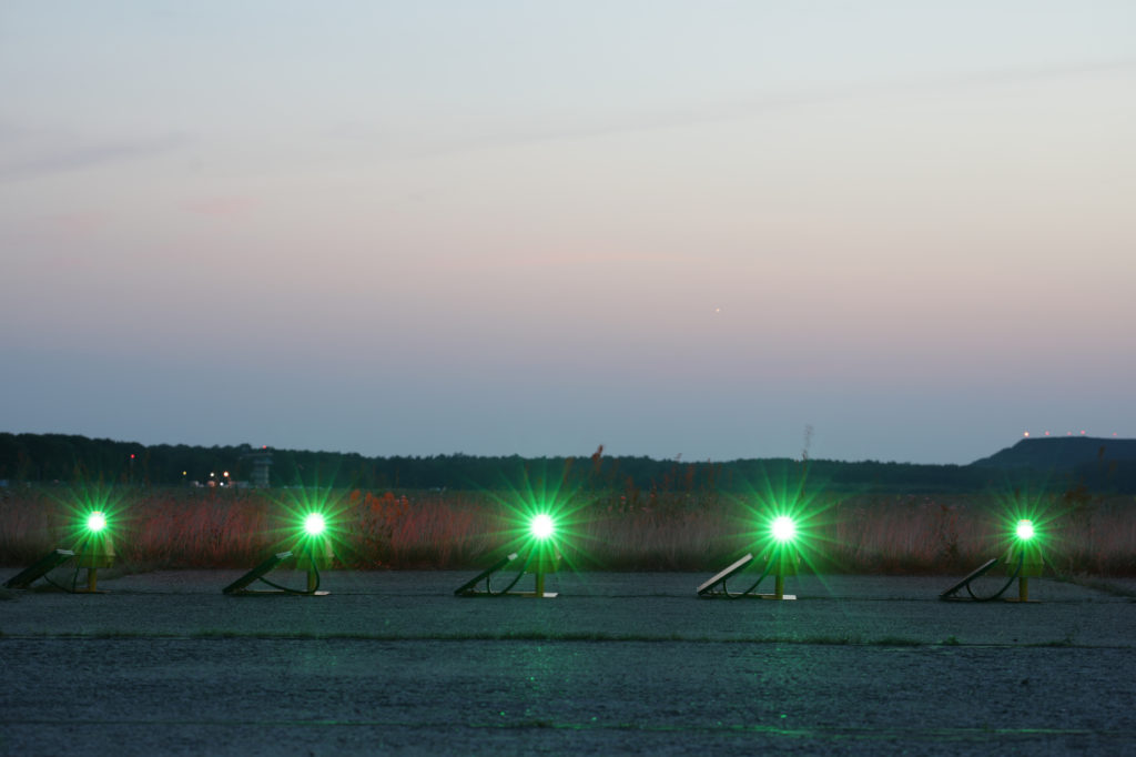 Medium Intensity Solar Runway Threshold Light - S4GA