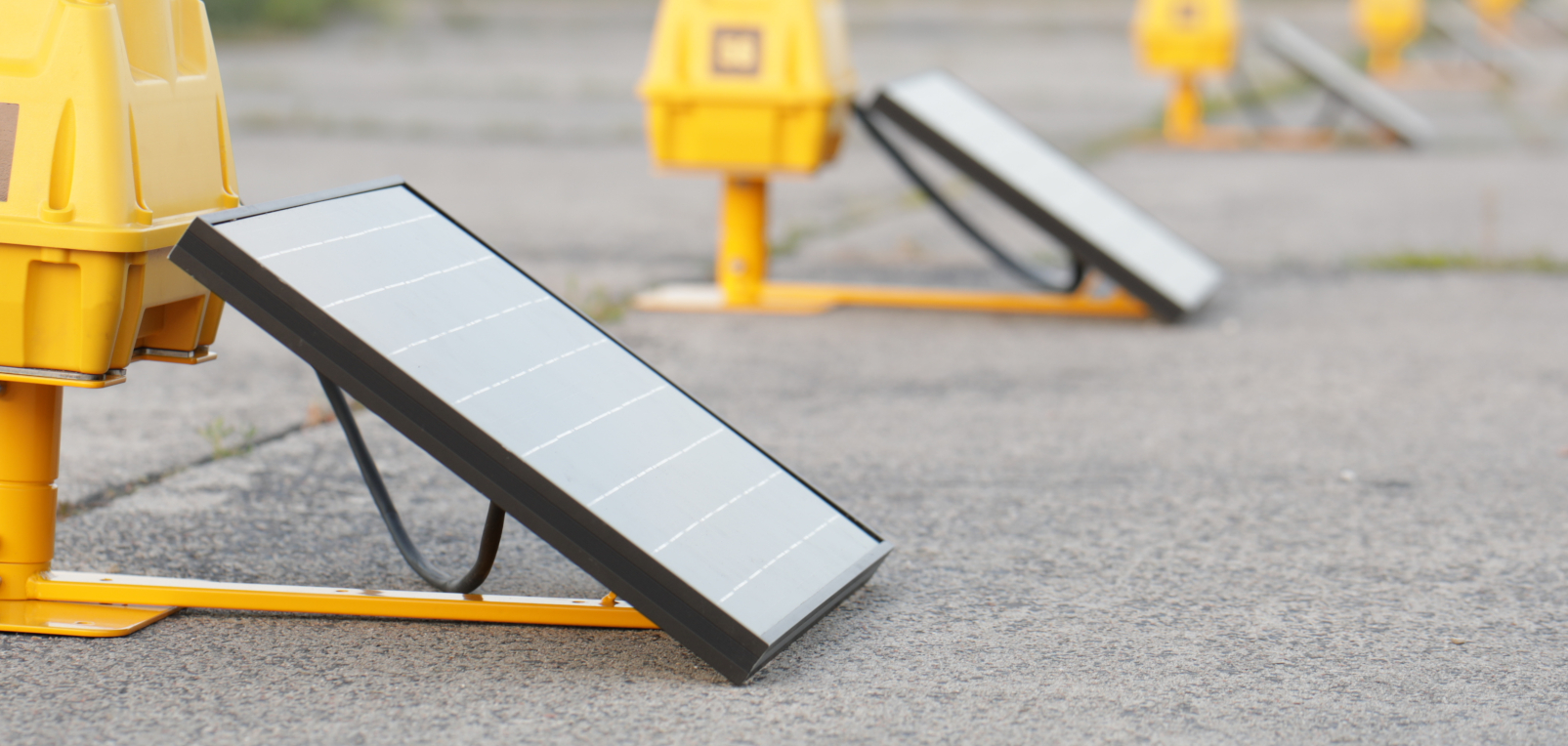 Airport Runway Lighting that Operates 365 Days on Solar - S4GA