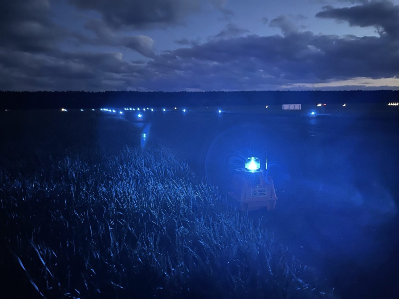 Medium Intensity Portable Taxiway Light - Certified Airport Lighting - S4GA