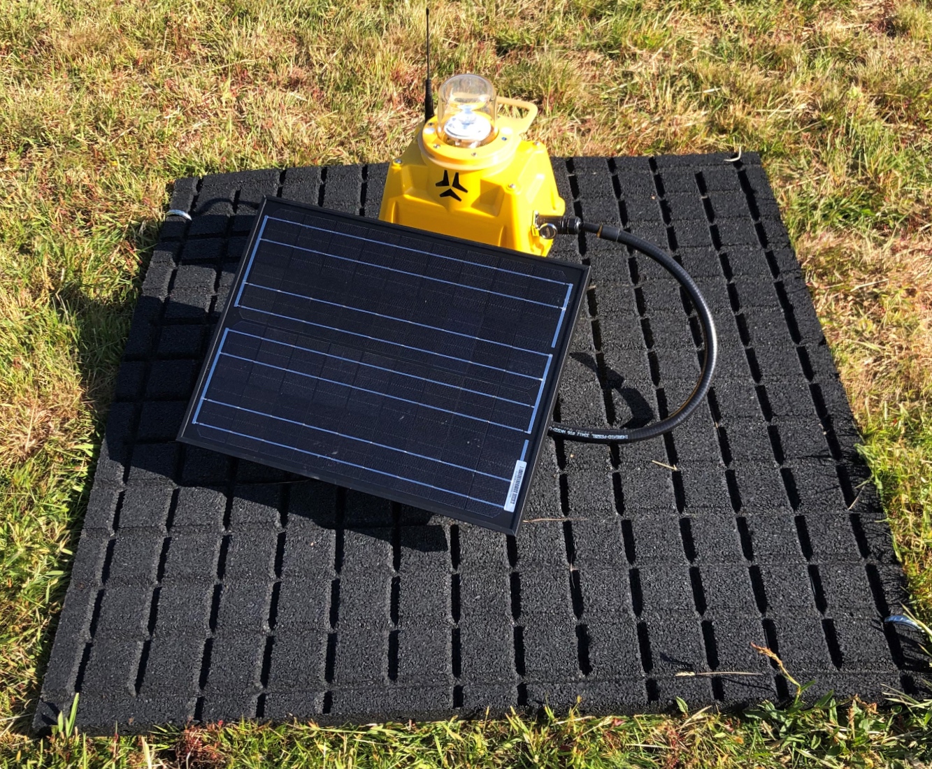 United Kingdom: S4GA Solar Helipad Lights for UK National Police - S4GA