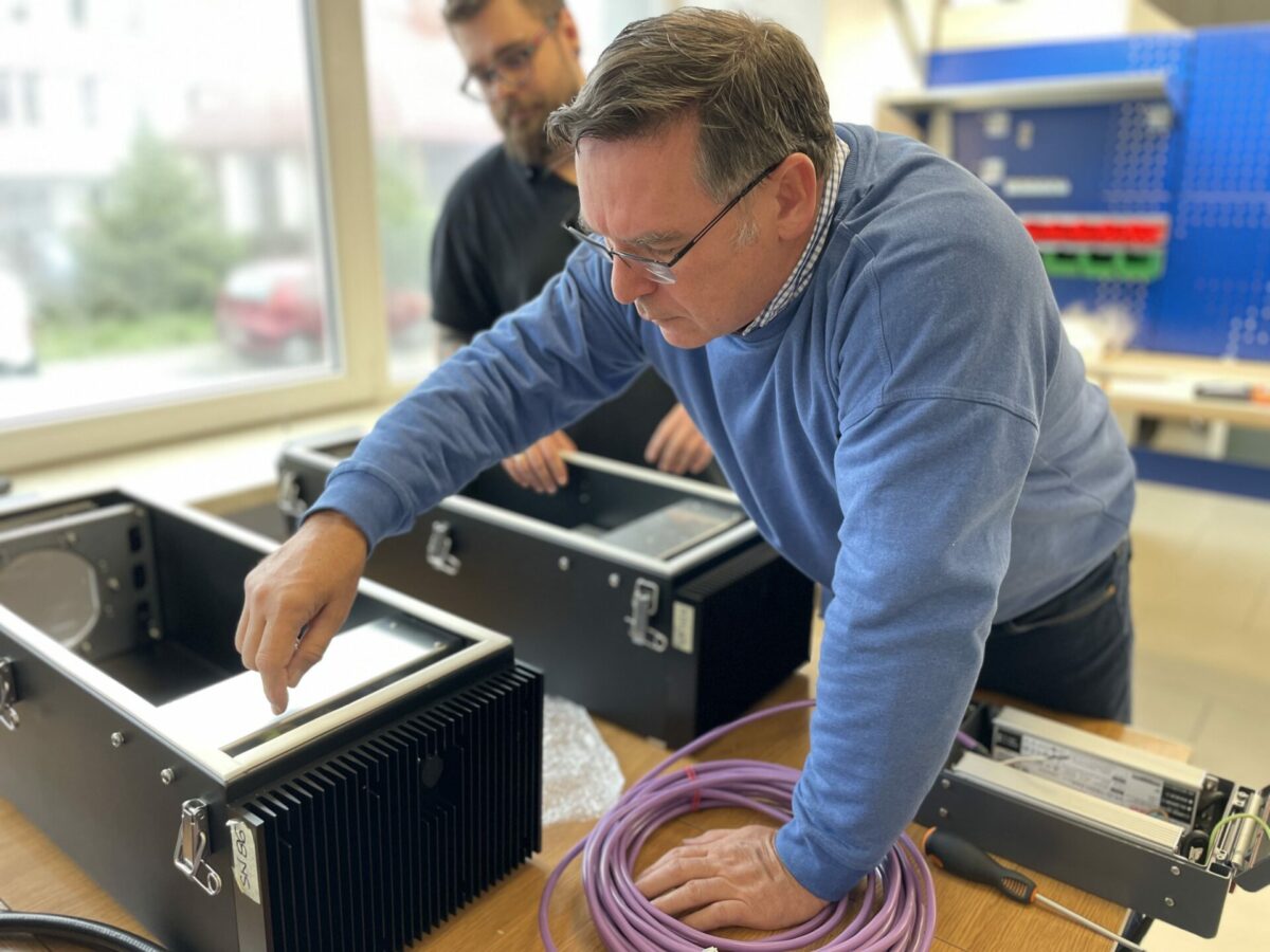 Airfield lighting Support Services - For airport engineers and experts